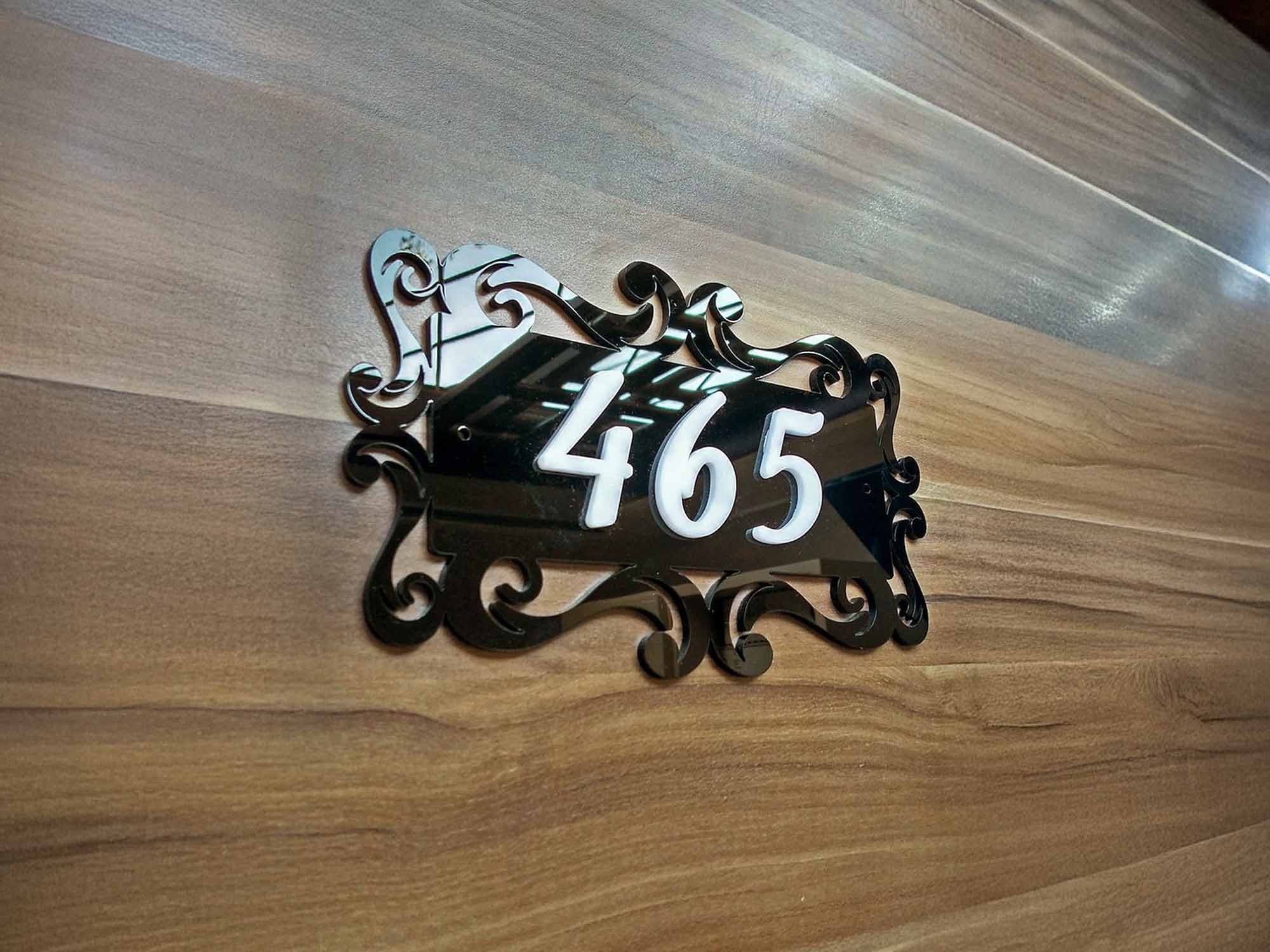 Kapı Numaralarında Pleksi Çözümler – Ofis Tabelası